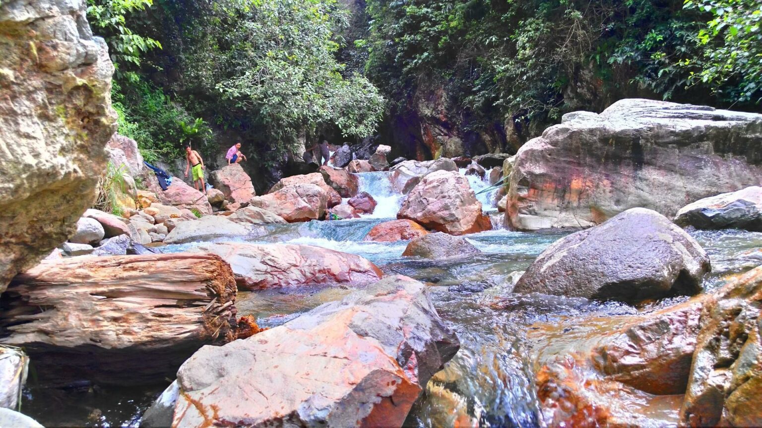 Curug Leuwi Hejo Tiket & 4 Aktivitas Seru - Rubrik Wisata